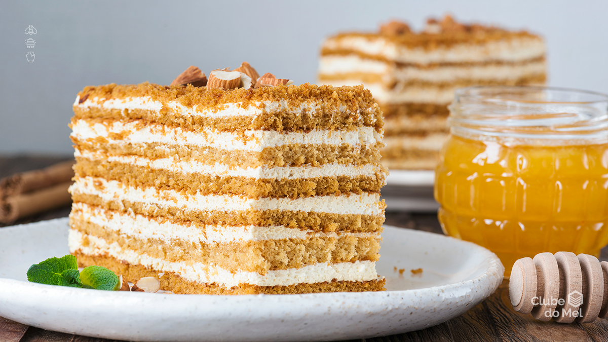 Medovik, o Bolo de Mel mais famoso do mundo - Clube do Mel